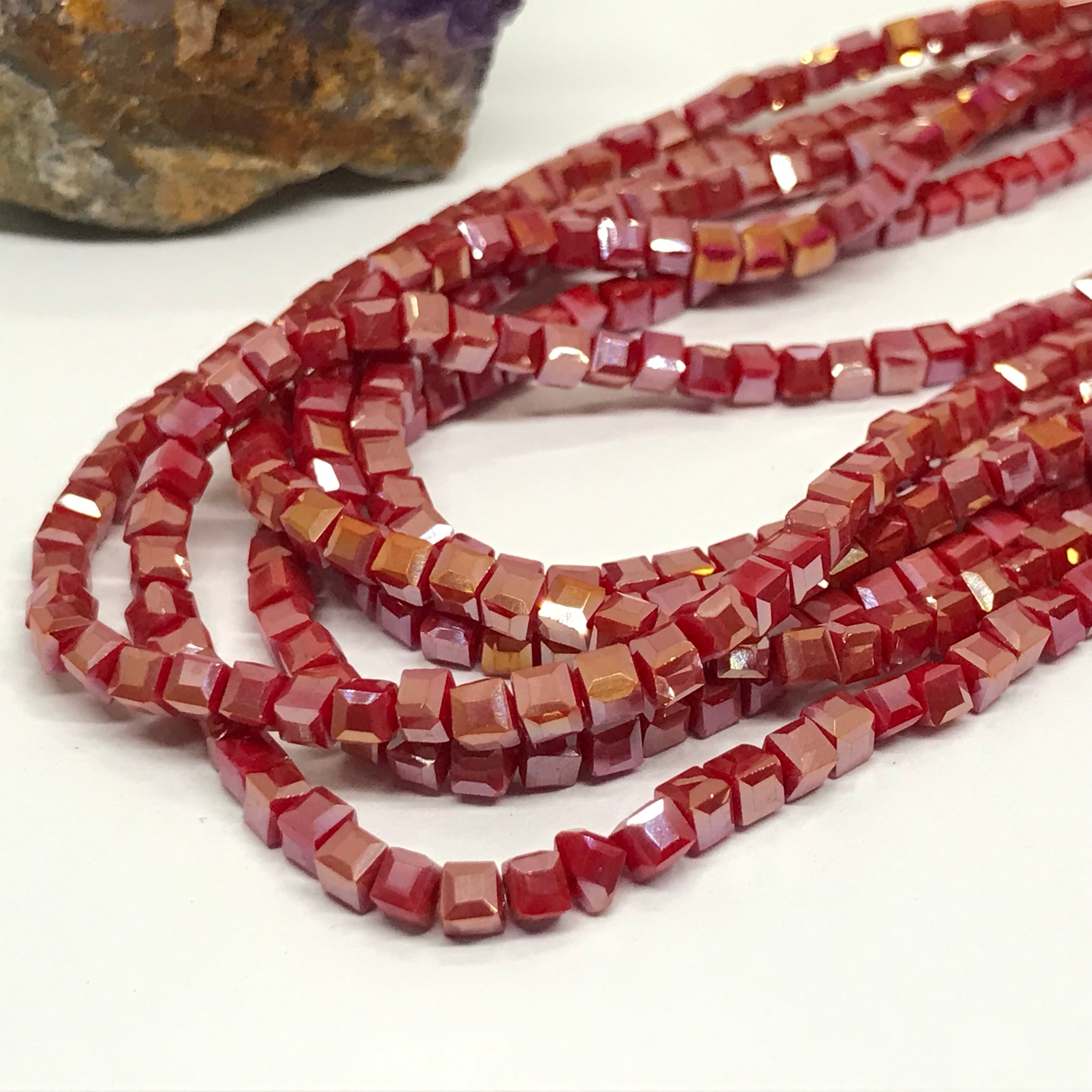 CRISTAL CUADRADO | 3X3MM | ROJO OSCURO TORNASOL – CrystalStone