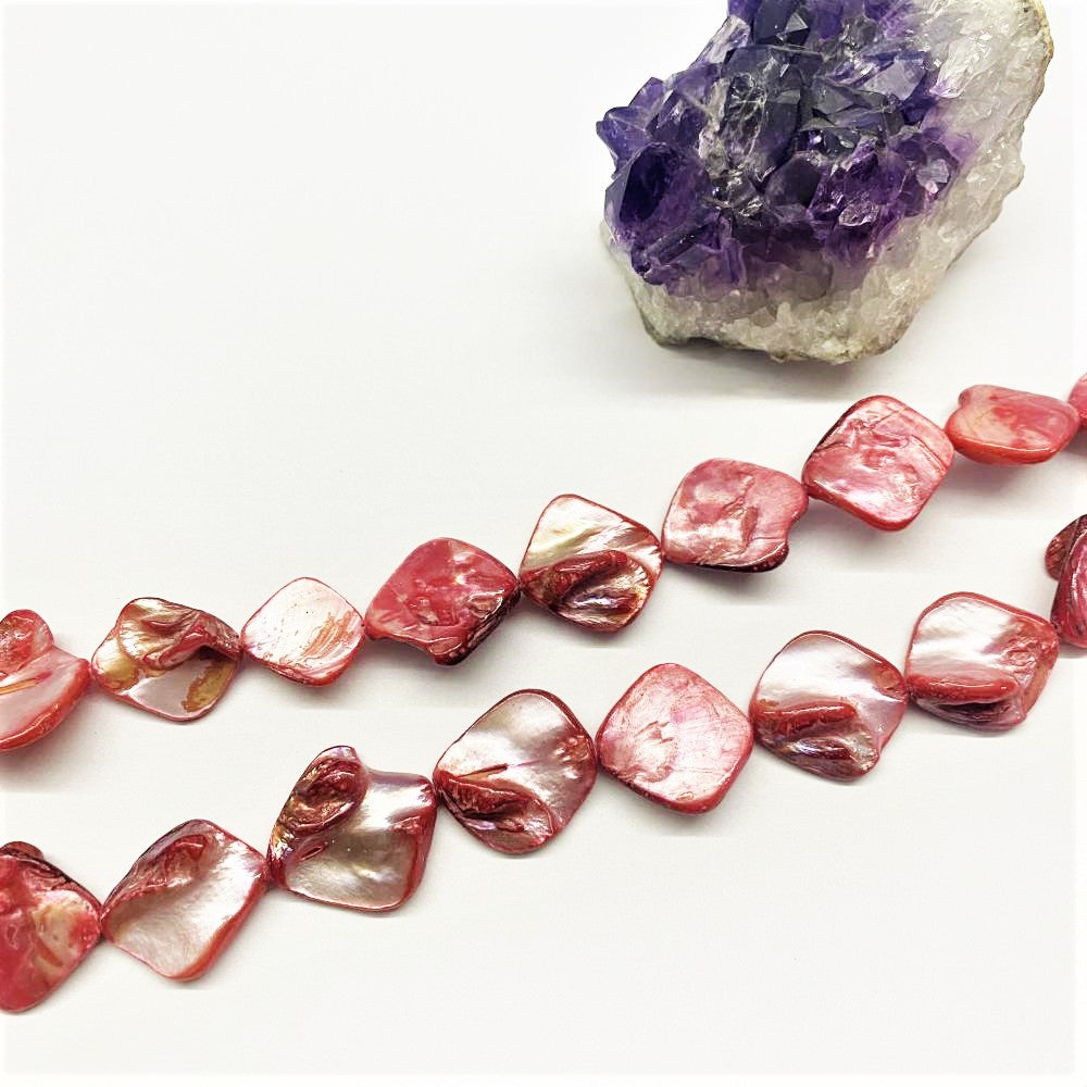 CONCHA IRREGULAR NACAR | 20MM APROX | ROJO (9-41W) – CrystalStone