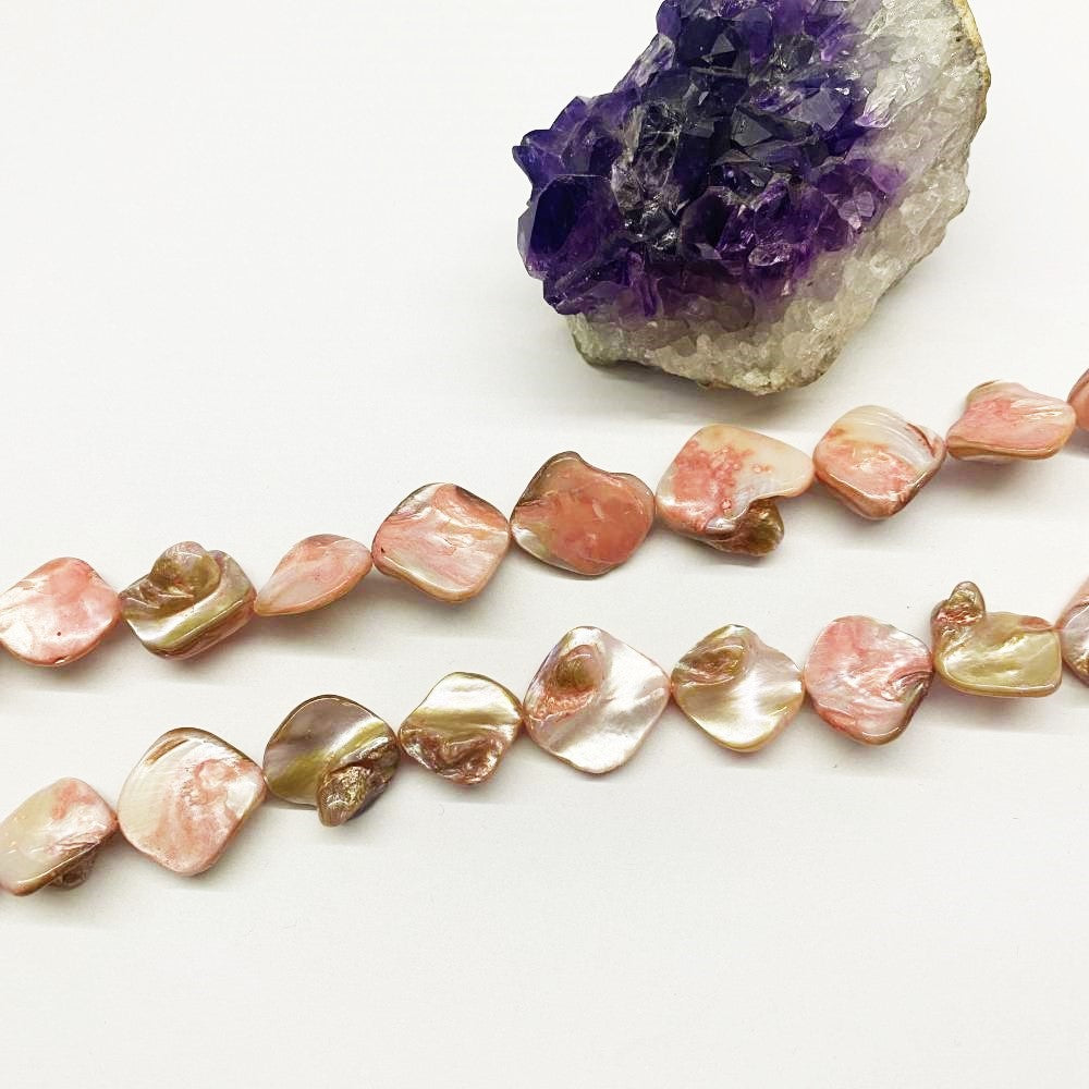 CONCHA IRREGULAR NACAR | 20MM APROX | ROSADO CLARO – CrystalStone