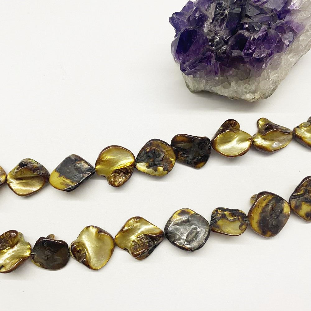 CONCHA IRREGULAR NACAR | 20MM APROX | CAFE (9-31W) – CrystalStone